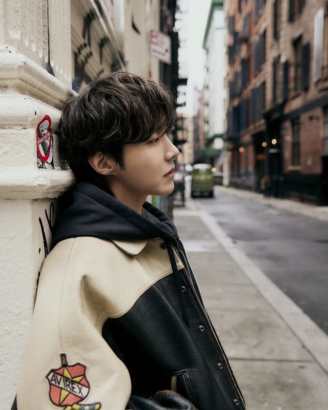BTS J-Hope’s streetstyle prompts ultimate swag, see pics | IWMBuzz