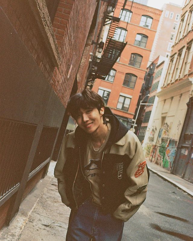 BTS J-Hope’s streetstyle prompts ultimate swag, see pics | IWMBuzz