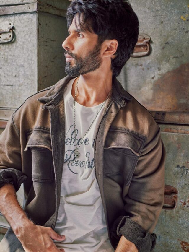 Do you know? Shahid Kapoor Turned Vegetarian After Reading A Book Do you know? Shahid Kapoor Turned Vegetarian After Reading A Book